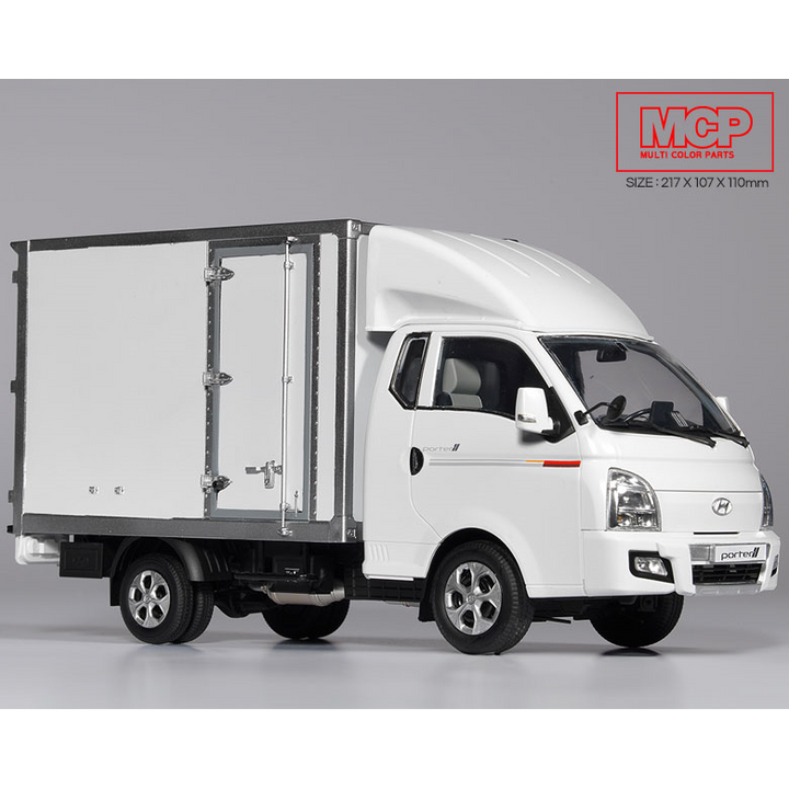 Academy 1/24 Porter II Box Truck Plastic Model Kit