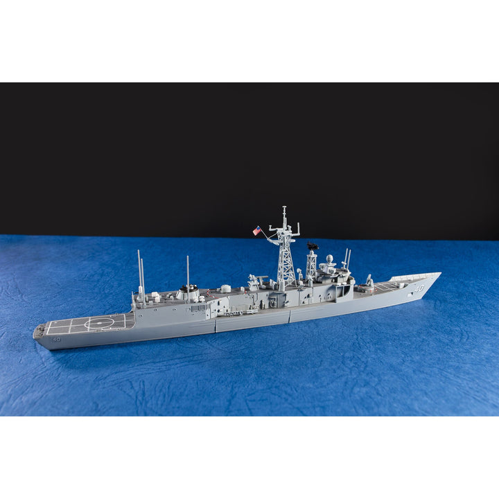 AFV Club 1/700 US Navy Oliver Hazard Perry Class Frigate Plastic Model ...