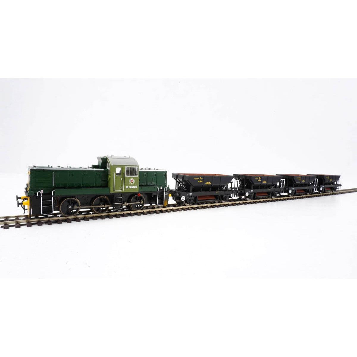 OO Class 14 Train Pack BR Green D9553 w/4 BR Black Dogfish Wagons