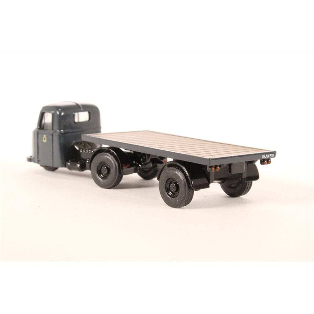 1/76 Scammell Scarab Flatbed Trailer RAF