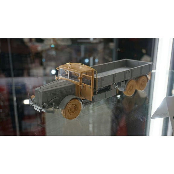 Das Werk Models 35001 1/35 Faun L900 Hardtop Plastic Model Kit – Hobbyco