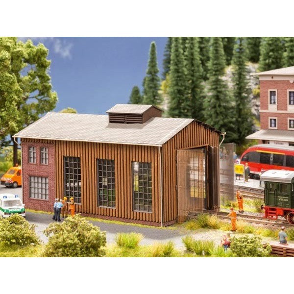 HO Small Engine Shed with MicroMotion Drive